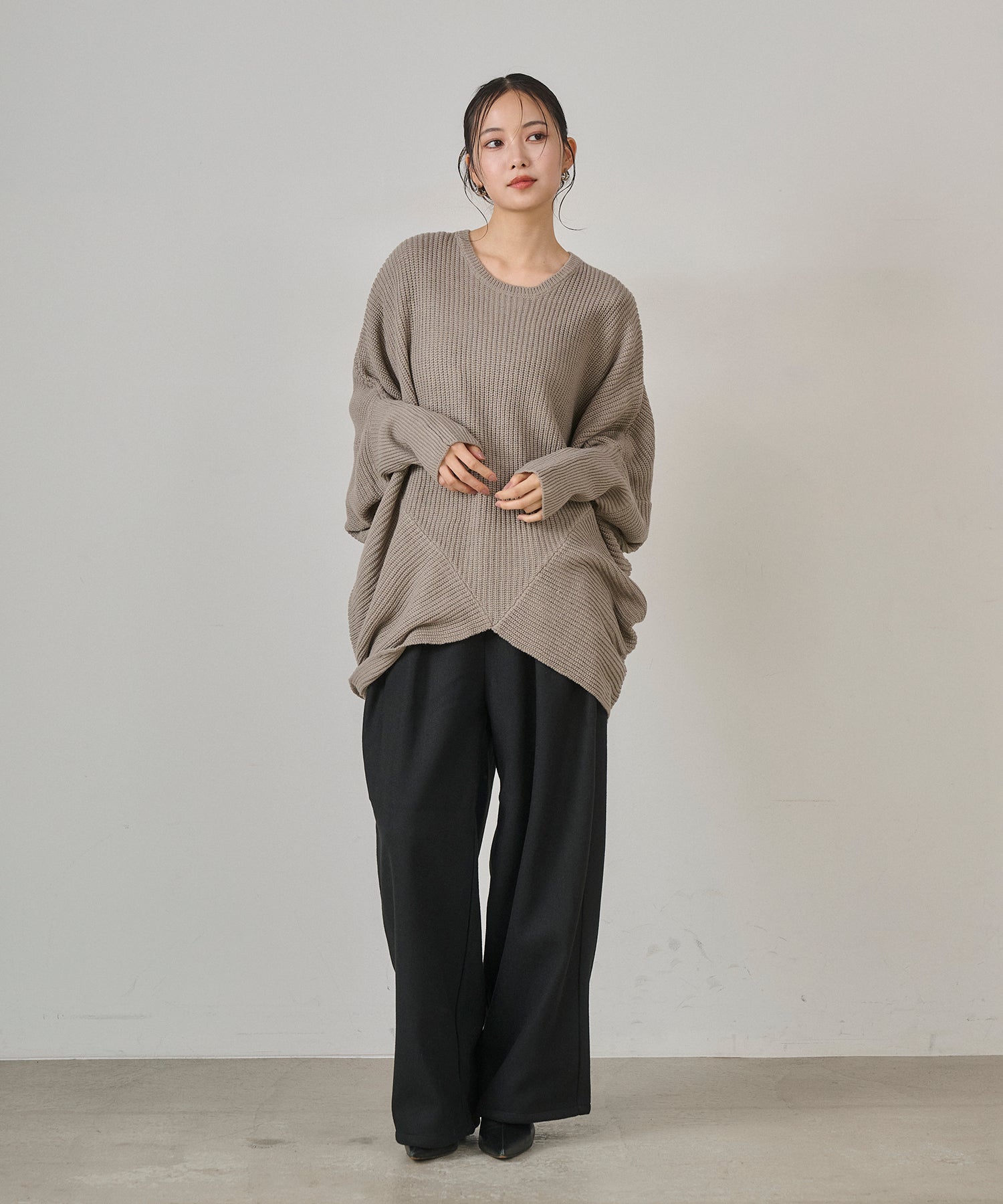 [SET]Drape Dolman Knit+Wool Like Solid Tuck Slacks – MIELI INVARIANT